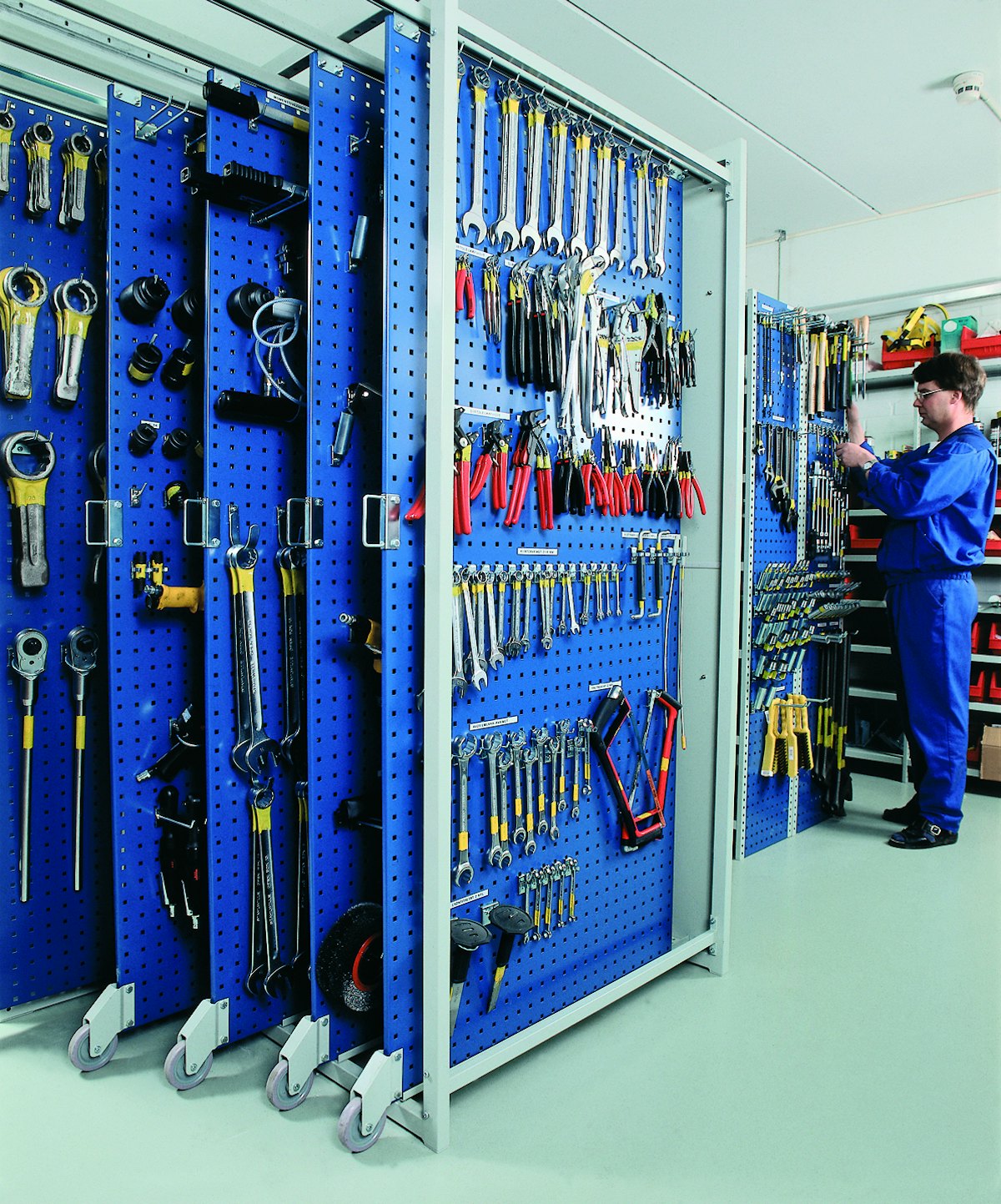 Perforated Panel Tool Storage | Industrial Distribution