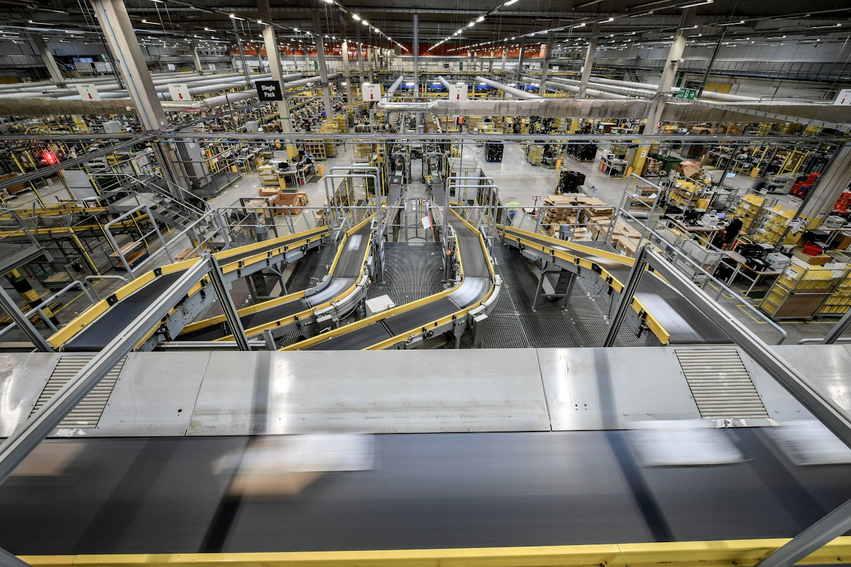 21st Century Warehouse: How to Keep Up with Distribution Center ...