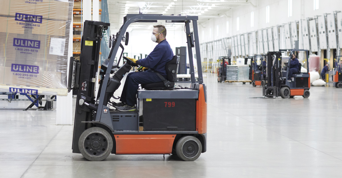 Uline Offers $8,000 Year-End Bonus for New Warehouse Workers ...